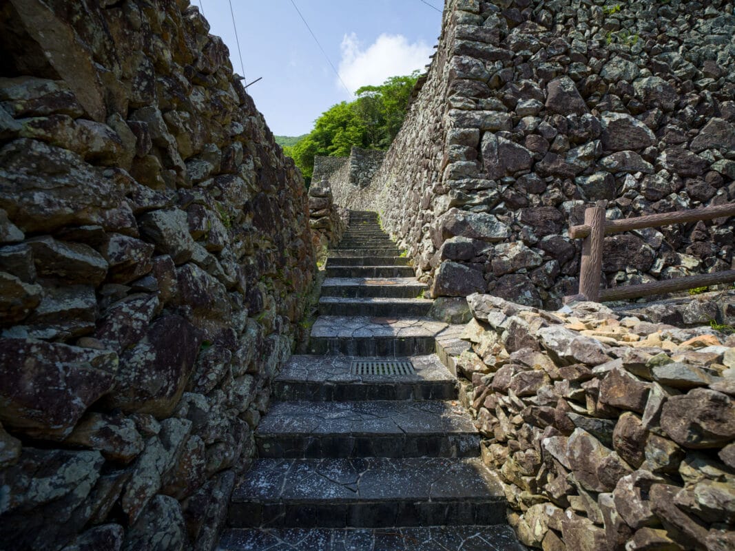 Ancient Winding Stone Steps: A Historic Exploration | Offbeat Japan